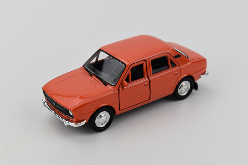 Welly Model auta Škoda 105 L oranžová 1:38 od 199 Kč - Heureka.cz