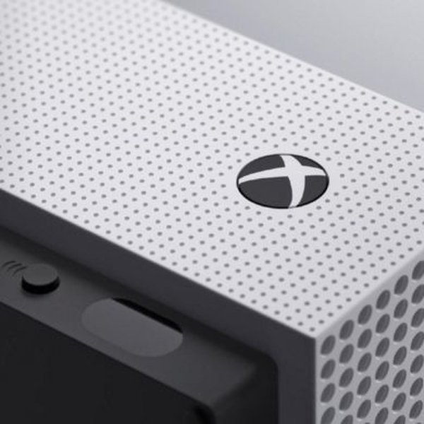 Microsoft Xbox One S 1TB od 6 903 K Heureka.cz